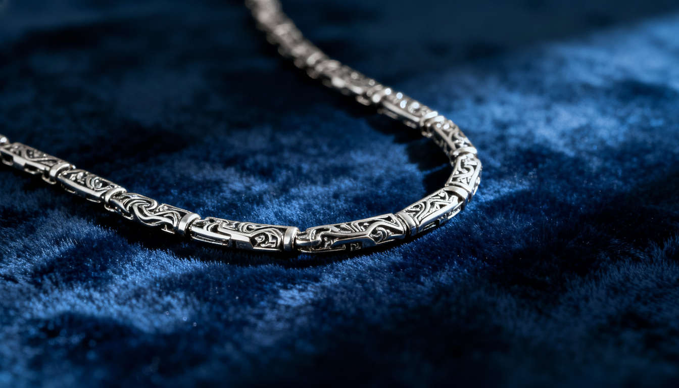 Cool Tone Jewelry: A Guide to Light, Shadow & Styling – Mvraki
